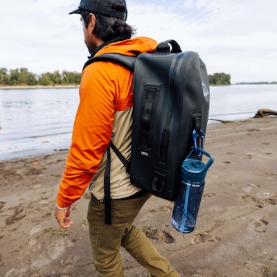 YETI Yonder™ 750 mL / 25 oz Plastic Water Bottle